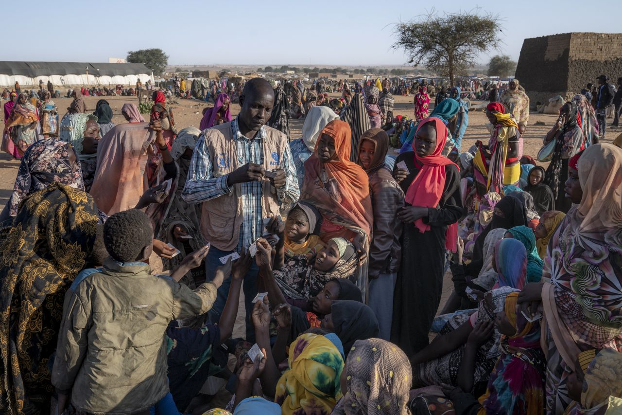 How Two Feuding Generals Drove Sudan to the Brink of Starvation - tovima.com