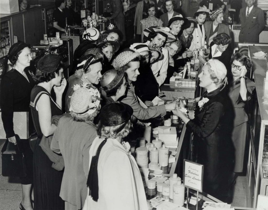 The Estee Lauder Family Built a Beauty Empire. A Succession Rift ...