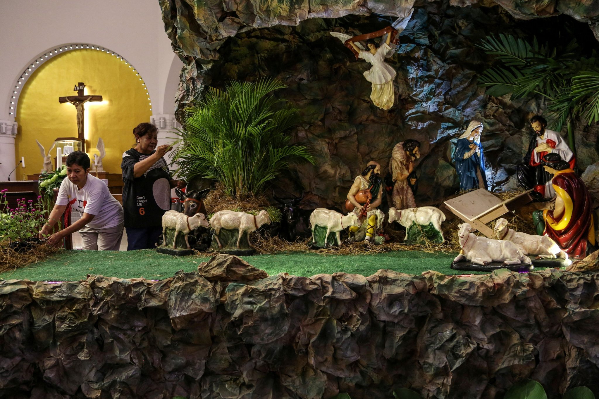 Christmas: Customs and Traditions Around the World - tovima.com