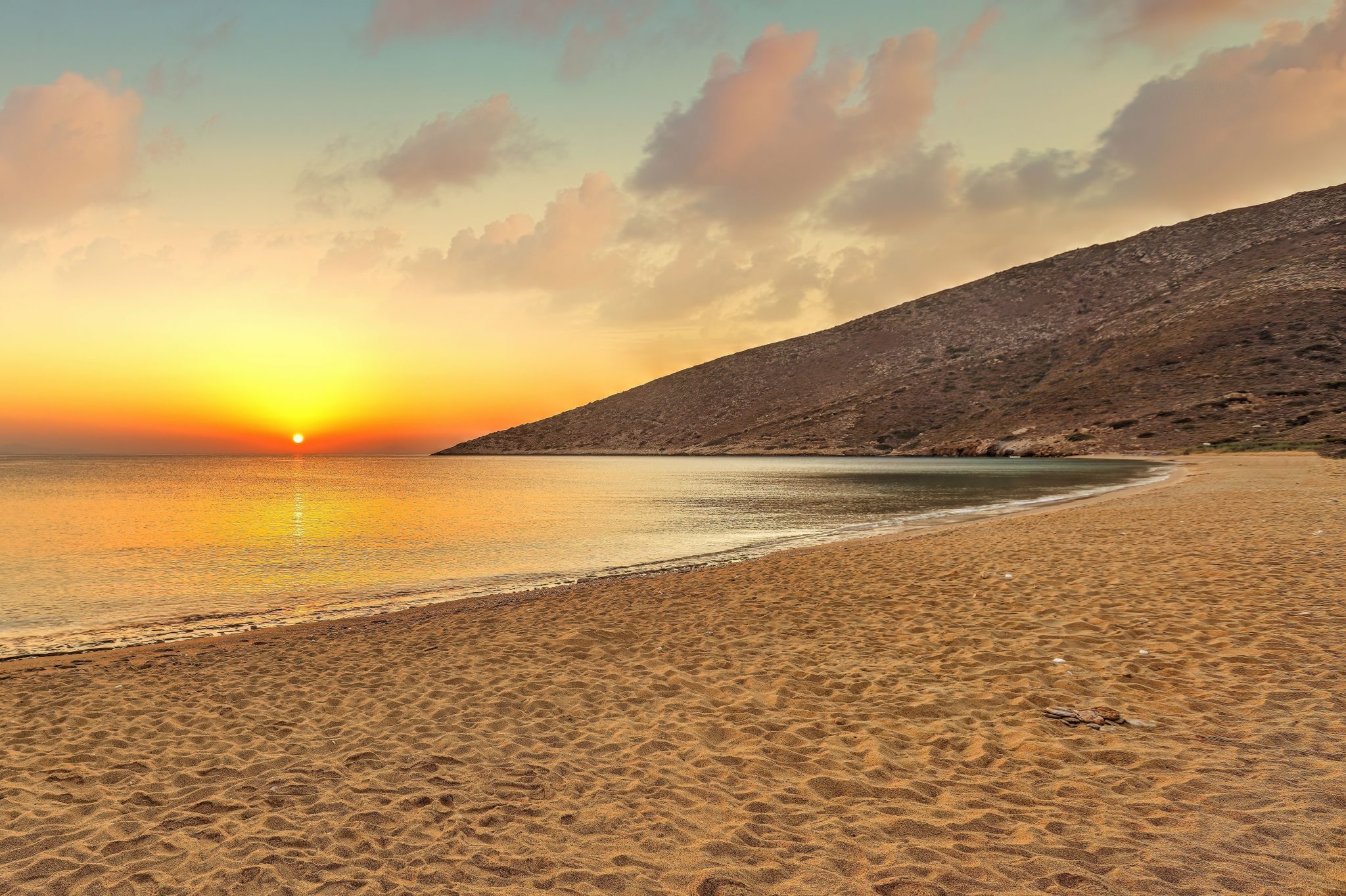 Greek Islands’ Occupancy Rates Soar in August, Car-Accessible ...