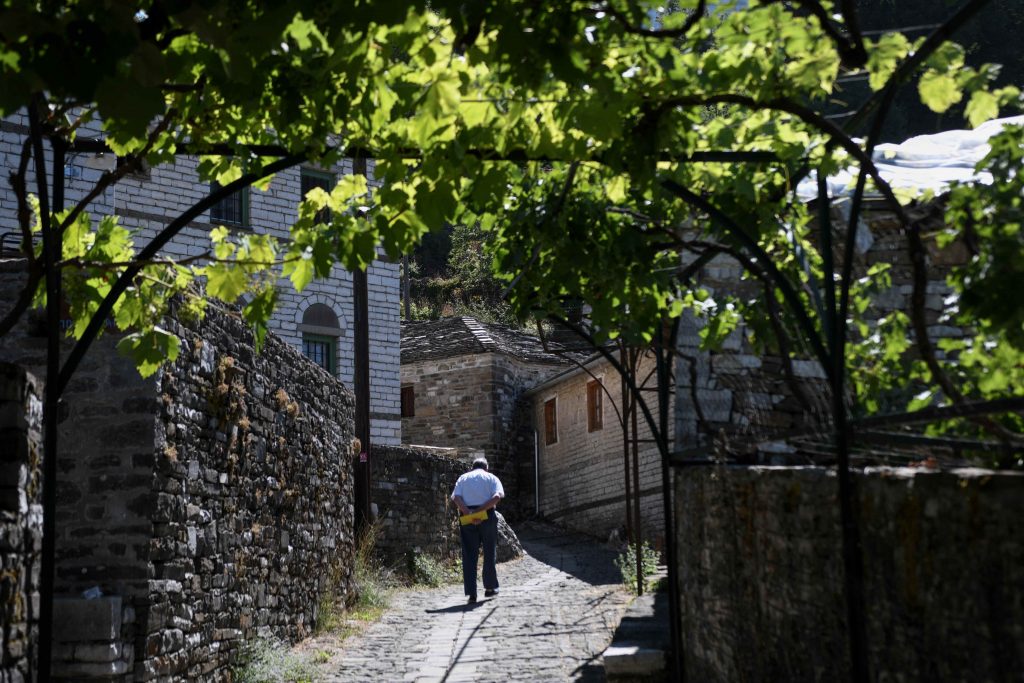 Revitalization Begins on the Iconic Arvanitia Trail in Nafplio - tovima.com