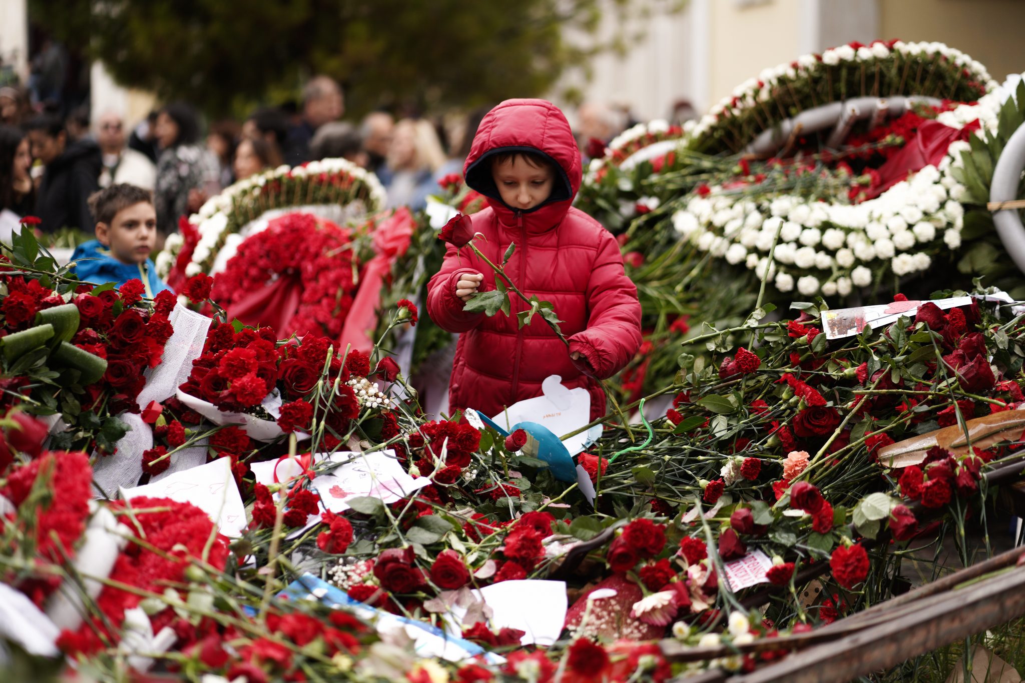 Greeks Commemorate 51st Anniversary of Polytechnic Uprising - tovima.com