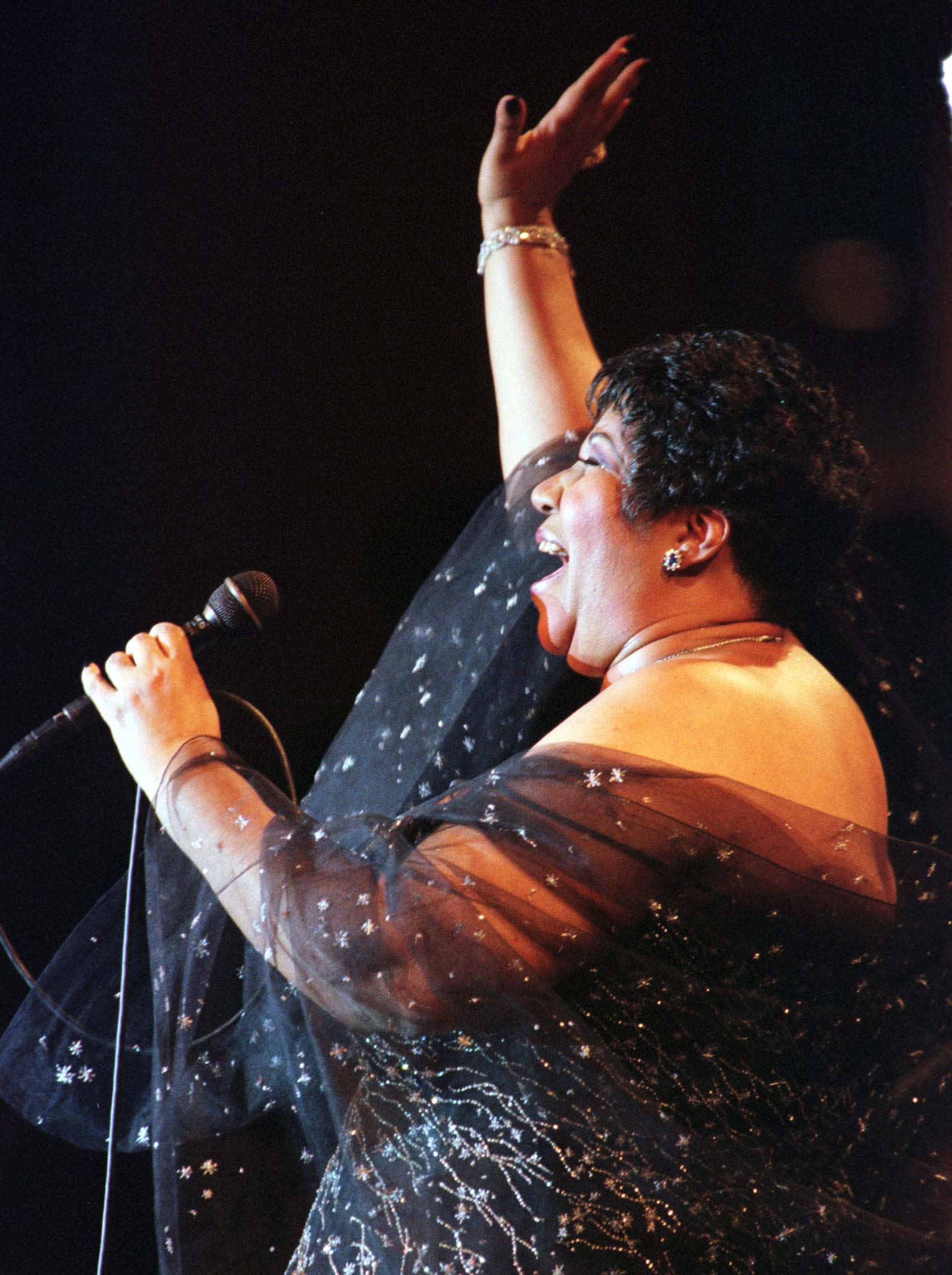 Aretha Franklin First Woman to Enter Rock & Roll Hall of Fame in 1987 ...