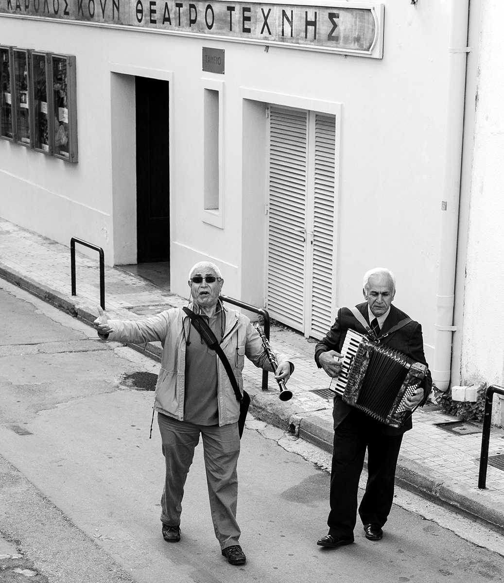 Vlahakis’ Captured Moments from Athens’ Streets Presented at Blank Wall ...