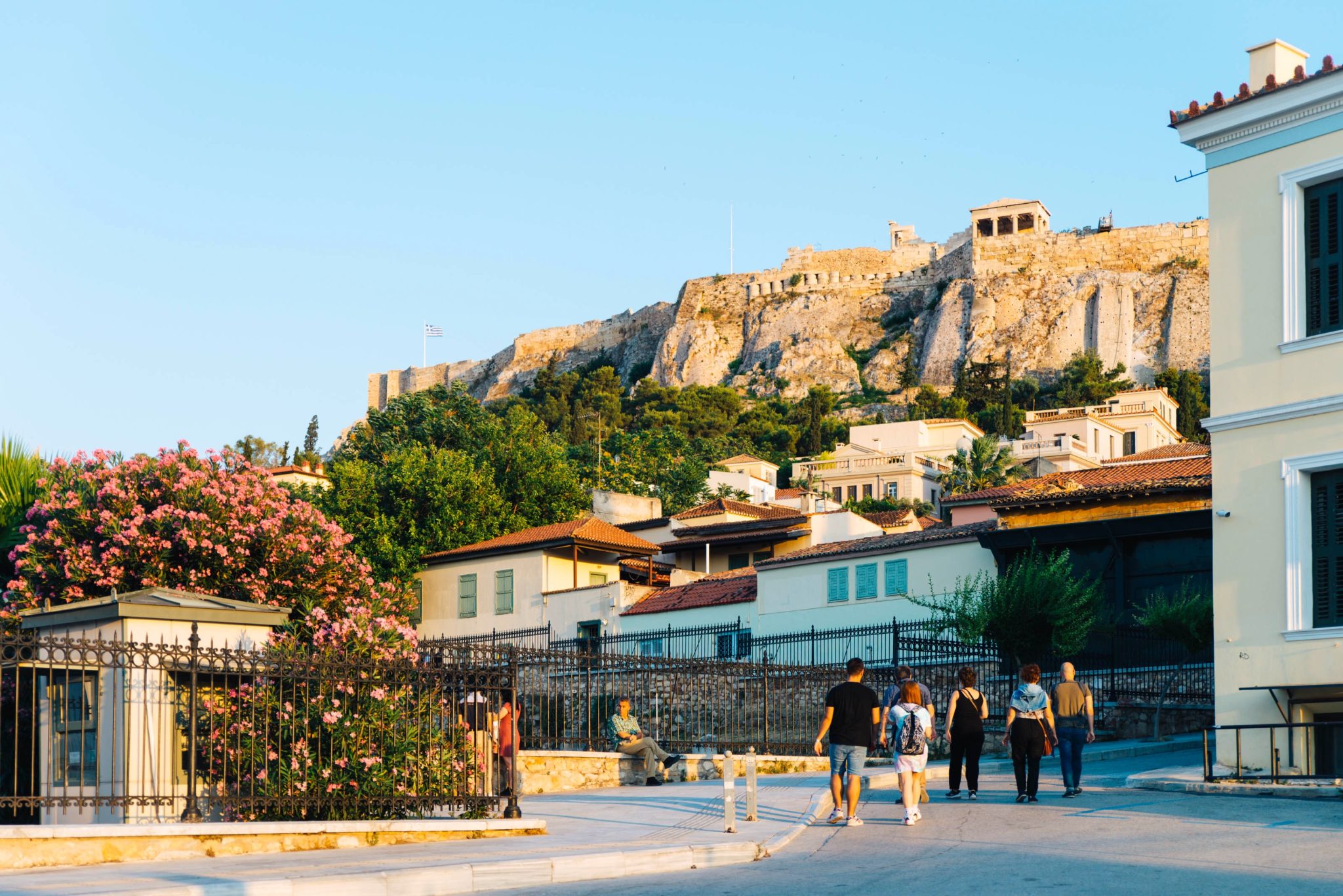Check-in for Tourists, Check-out for Residents in Plaka - tovima.com