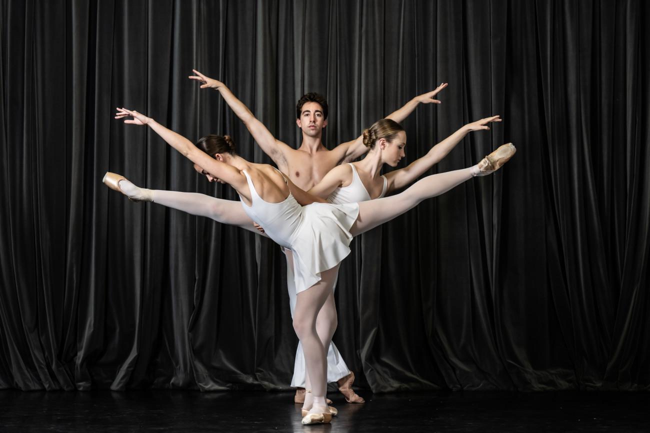 Paris Opera Junior Ballet Makes World Premiere in Athens - tovima.com