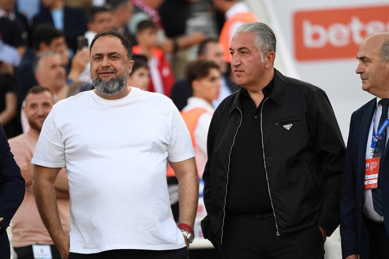 The Football We Want: Evangelos Marinakis’ Embrace With OFI Crete Owner ...
