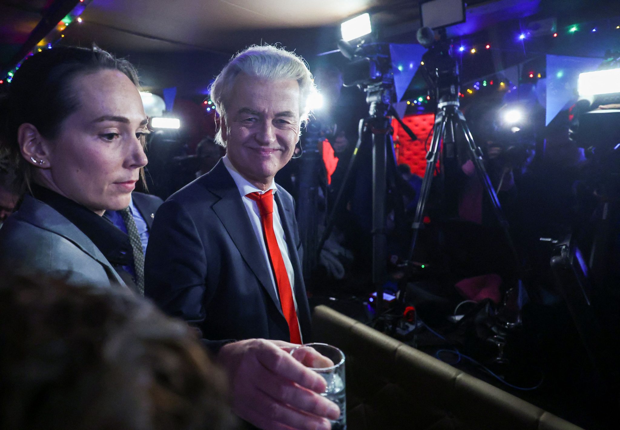 The Asylum Plan that Upended the Dutch Government - tovima.com