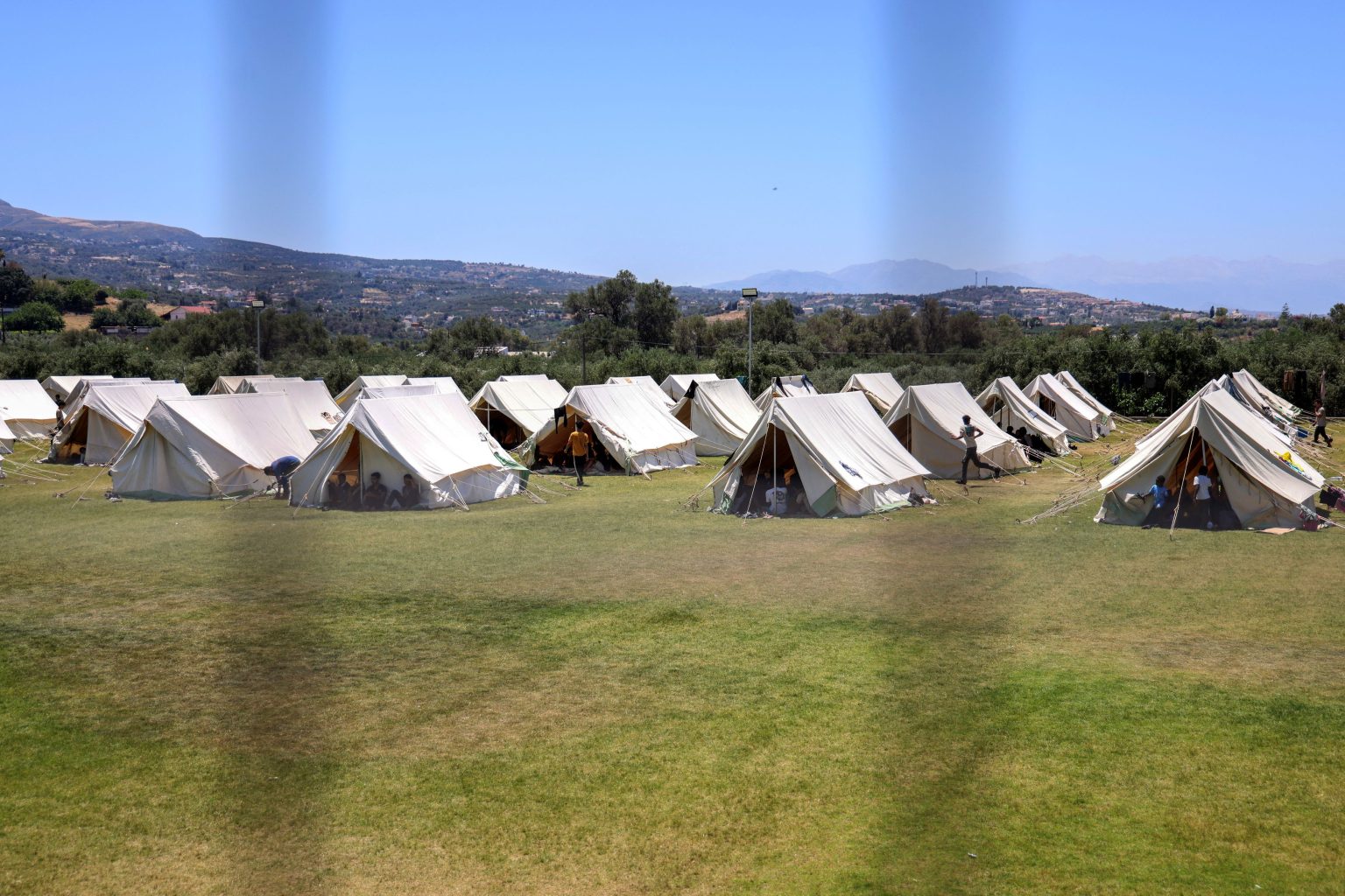 Surge in Migrant Arrivals Pushes Crete to Its Limits - tovima.com