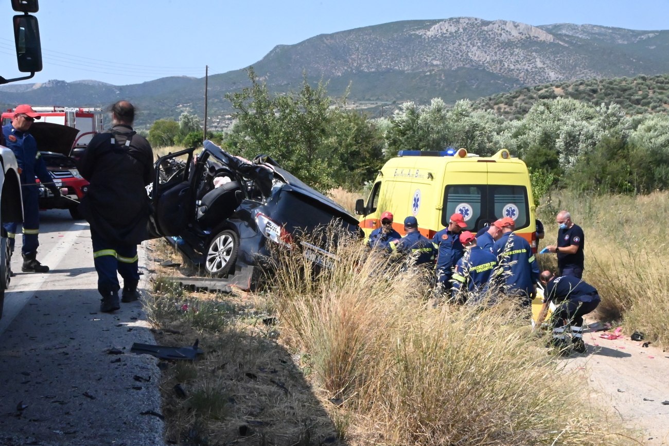 Three Chinese Nationals Perish in Car-Truck Collision - tovima.com
