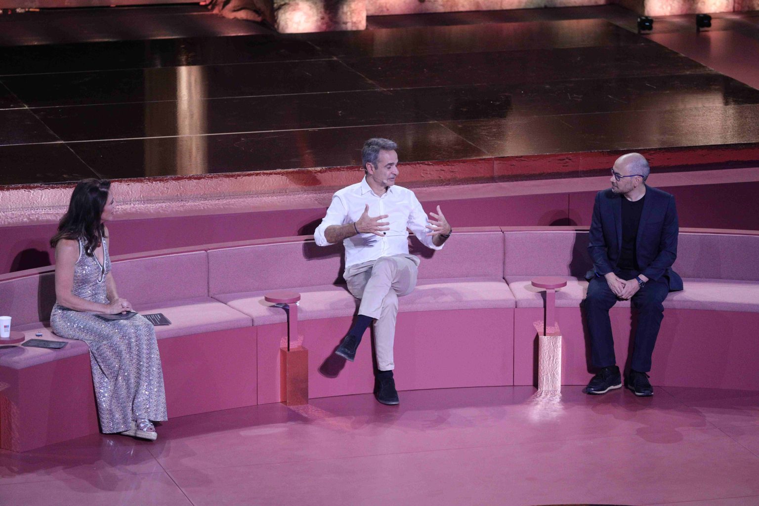 New Greek ID Cards: What You Need to Know - tovima.com