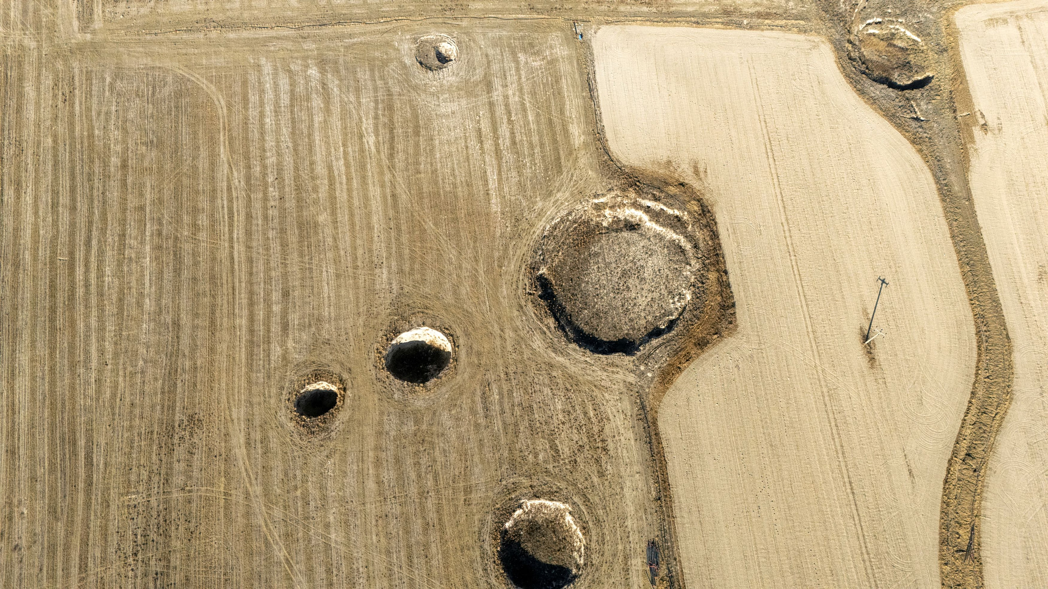 Sinkholes Threaten Turkey’s Agricultural Heartland - tovima.com