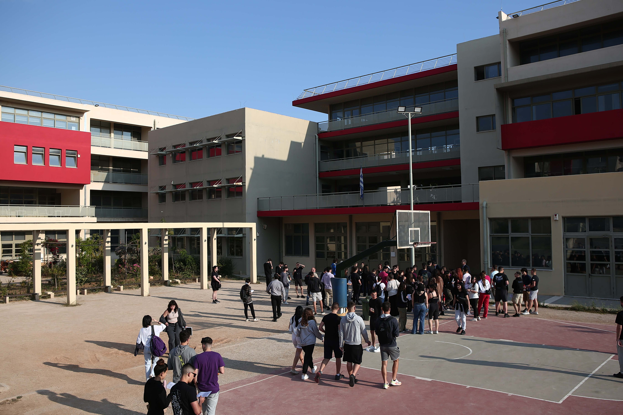 Are Greek Schools Killing Creativity? - tovima.com